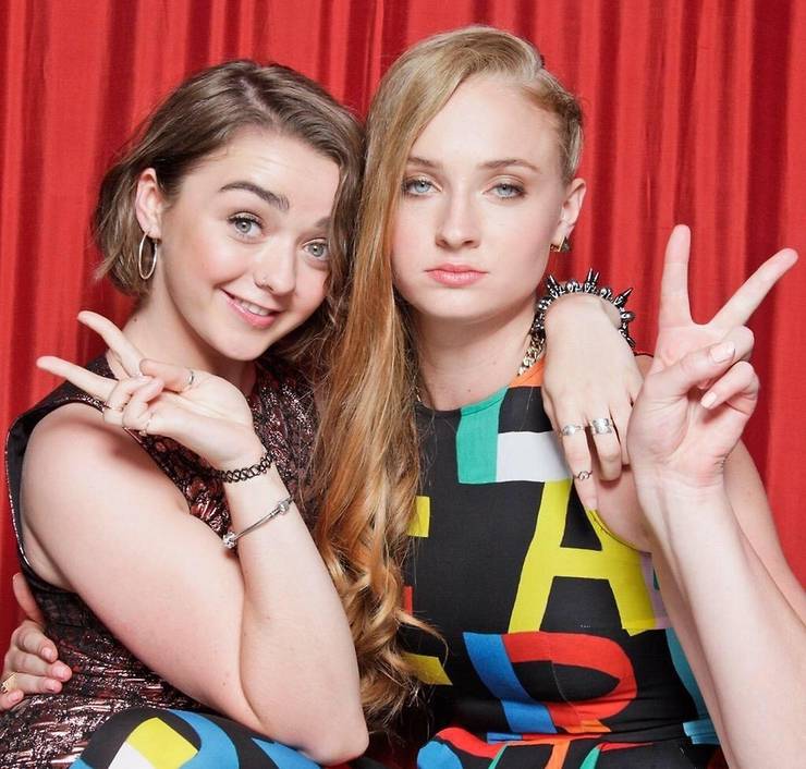15 S e Fakten ber Die Freundschaft Von Maisie Williams Und Sophie 15-s-e-fakten-ber-die-freundschaft-von-maisie-williams-und-sophie